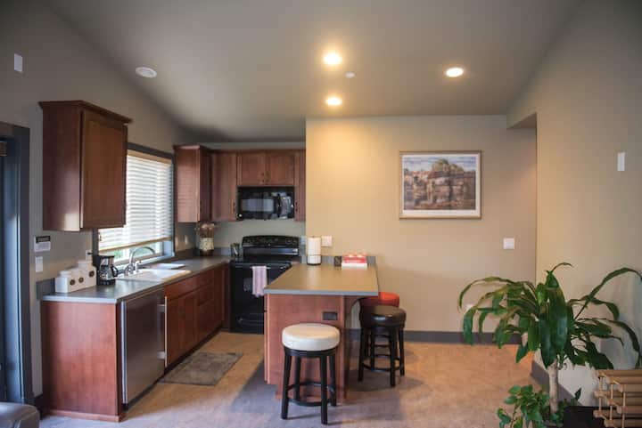 West Bellevue Mil Suite - Kirkland, WA