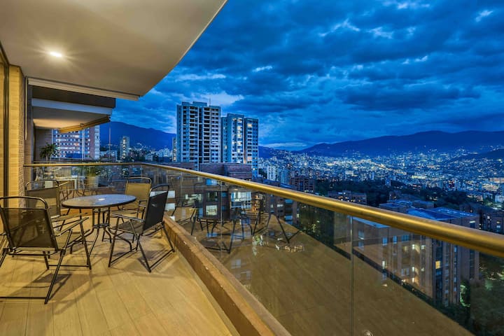 Luxury 2 Bedroomer, High Floor With Stunning Views - Medellin, Antioquia, Colombia