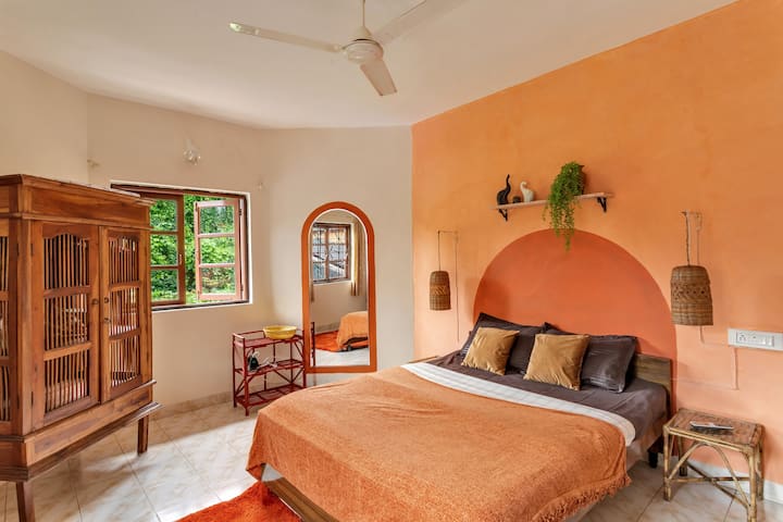 3bhk Villa Near Anjuna Walkable To Vagator Beach - 果阿邦