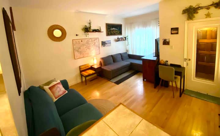 Peppermint Palace Main Floor Apt - Toronto