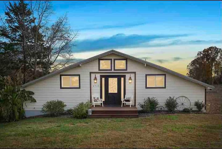 Adorable Country Cottage - Standing Stone State Park, Hilham