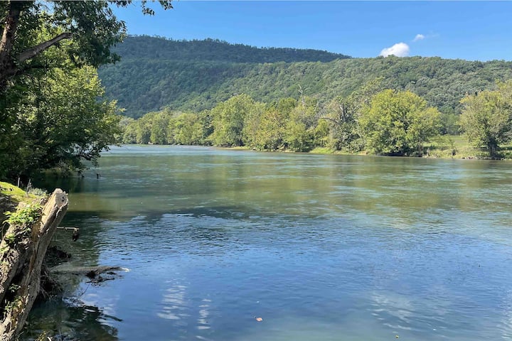 Shenandoah River House Riverfront Dog Friendly - Shenandoah, VA