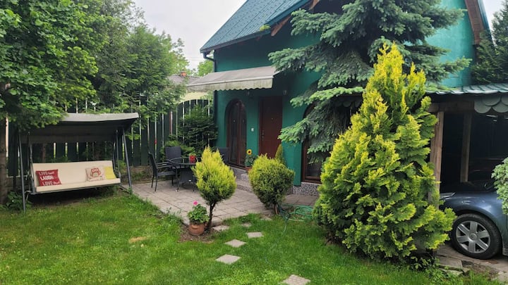 Tiny Green House In Skopje - Skopje