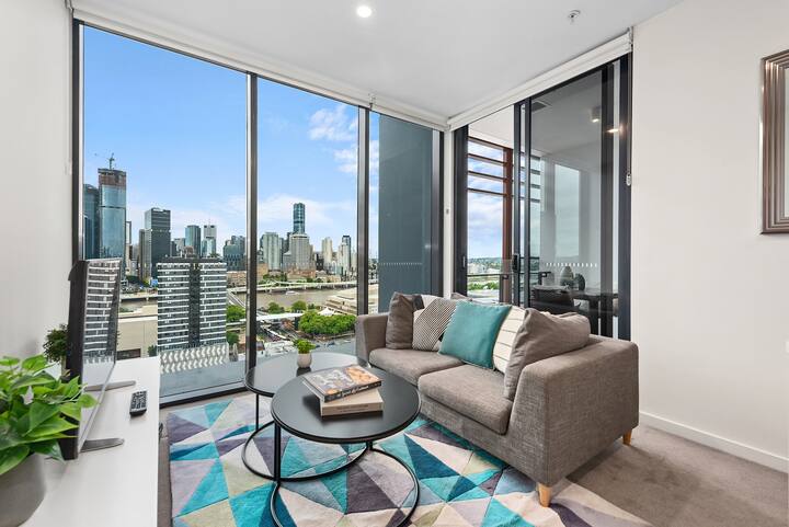 Sunny, Central & Modern Apt W/ Breathtaking Views! - South Brisbane Station