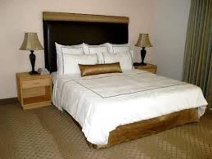 Condo Bnp (6 Min Walk) Sleeps 4 - Indian Wells, CA
