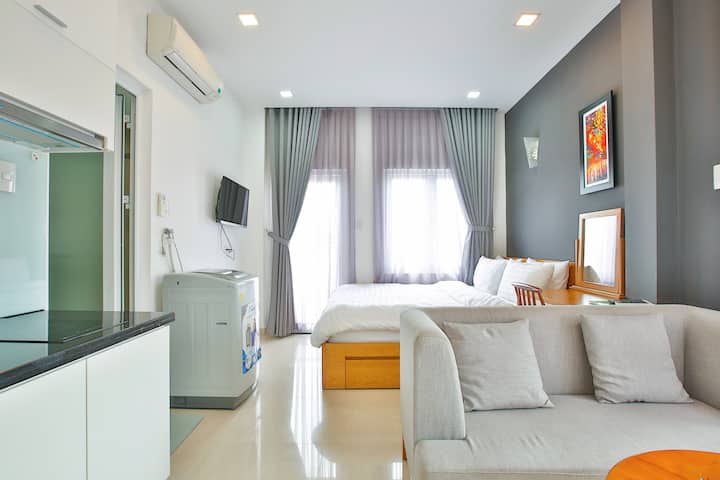 Sunflower Boutique Studio Apartment - Ho Chi Minh City