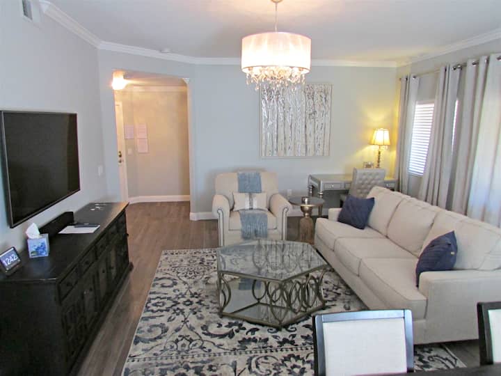 Plush Gated Condo With Heated Pool, Near Westworld - Scottsdale, AZ