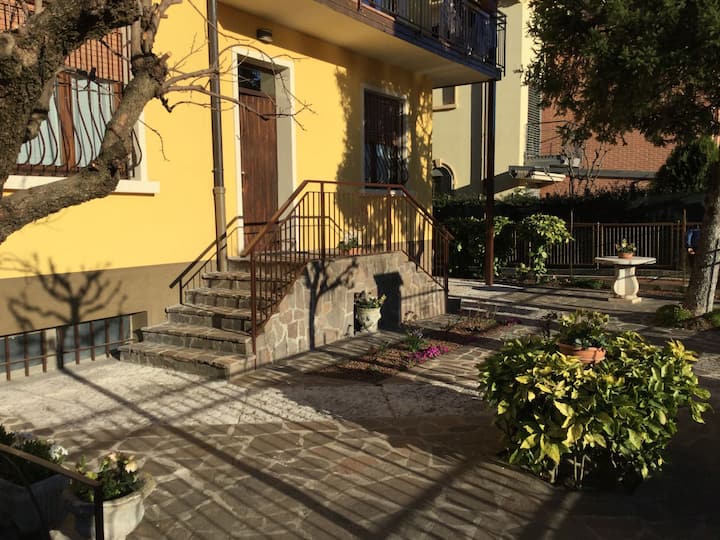 Ampio E Luminoso Appartamento Indipendente - Verona