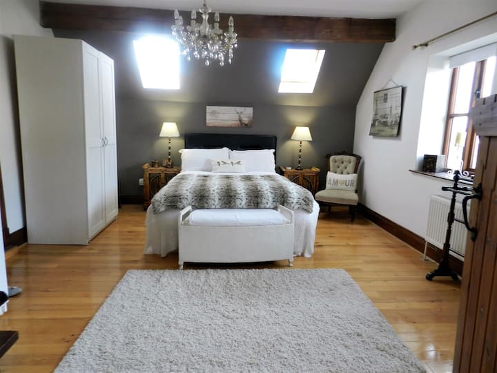 Private Accommodation In Rustic Barn Conversion - Nottinghamshire