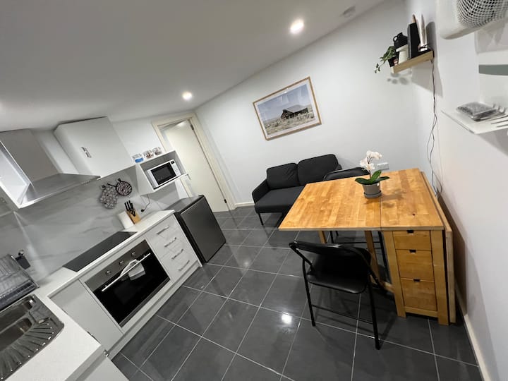 Cozy 2 Br Bungalow - St Albans