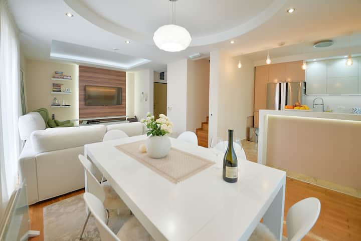 Luxury, Well Equipped Family 3br Ap. - Budva