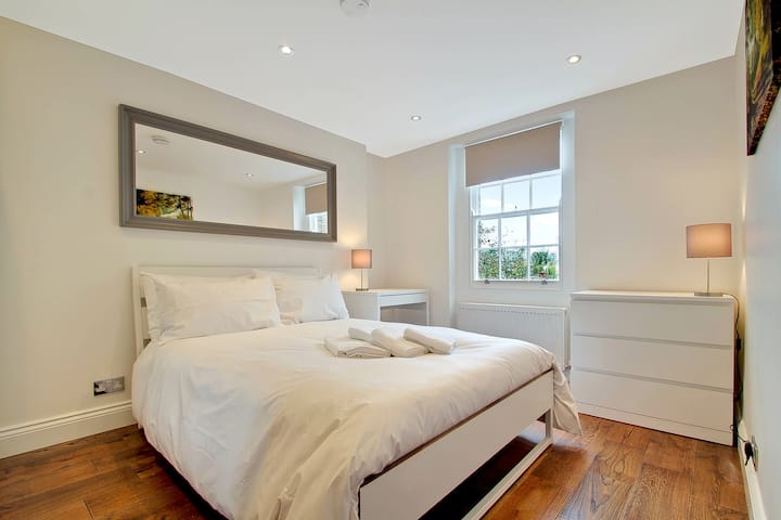 Stylish Modern Family 4 Bed Apt Nr Notting Hill - Londres
