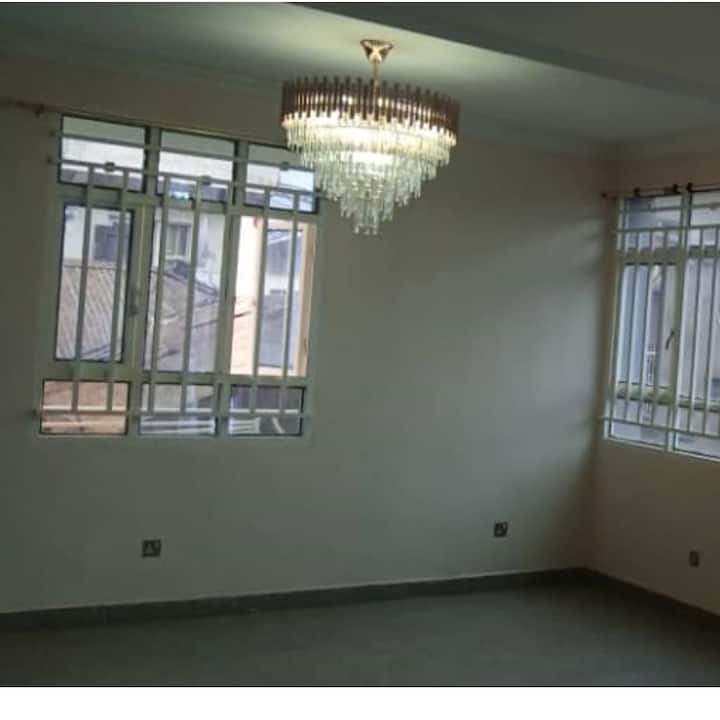 Cosy Et Spacieux, Avec Balcon Et Vue Sur La Seine. - Bukavu