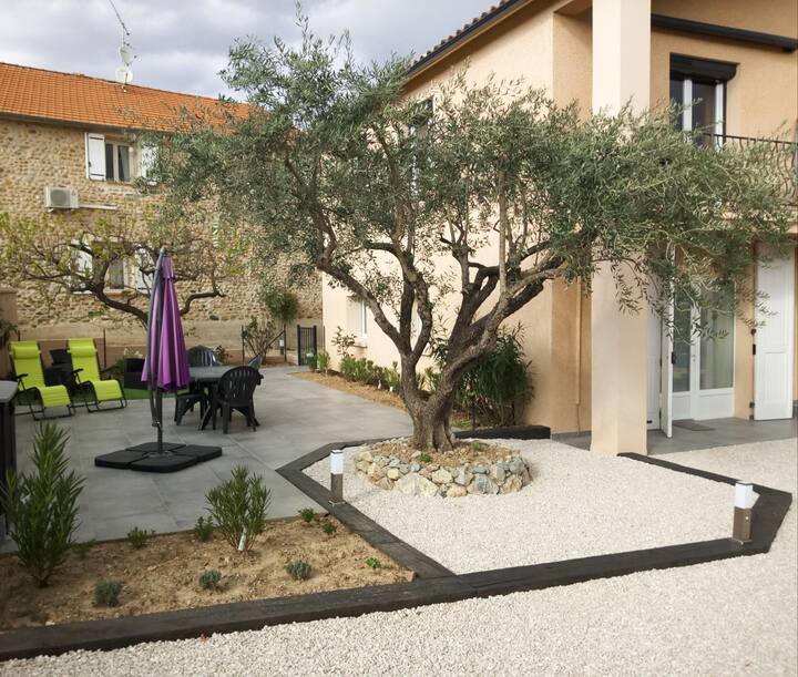Au Temps Présent - Entre Luberon Et Verdon - Oraison
