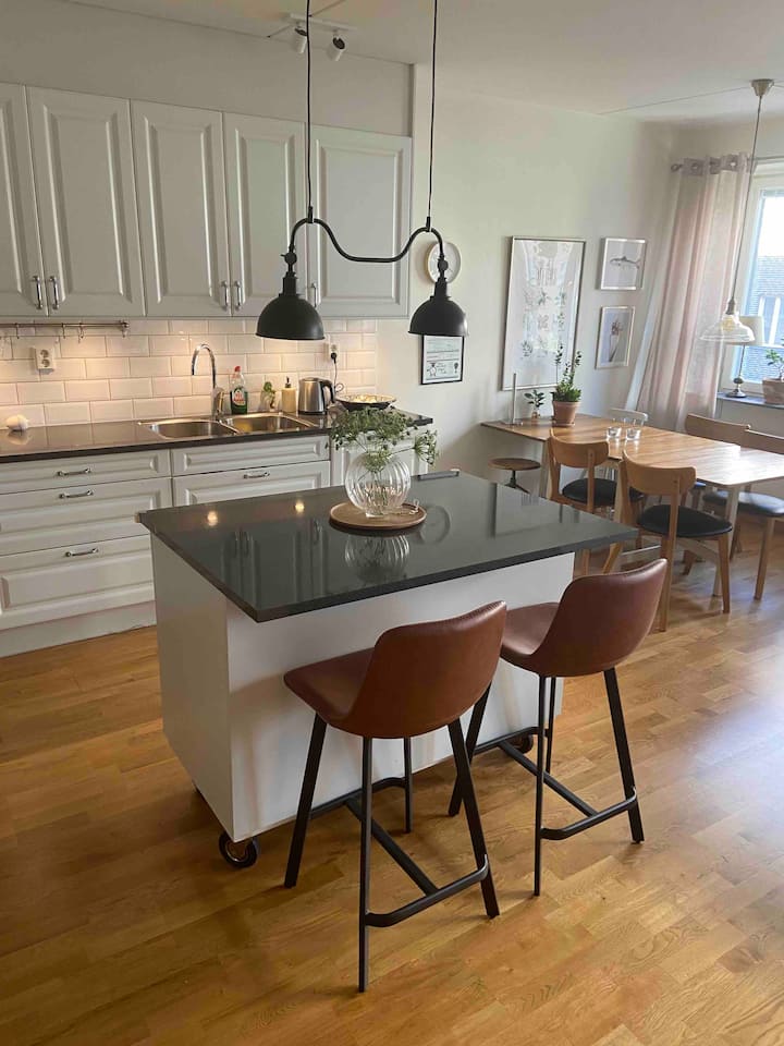 Family Friendly Seaside Apartment - Solna