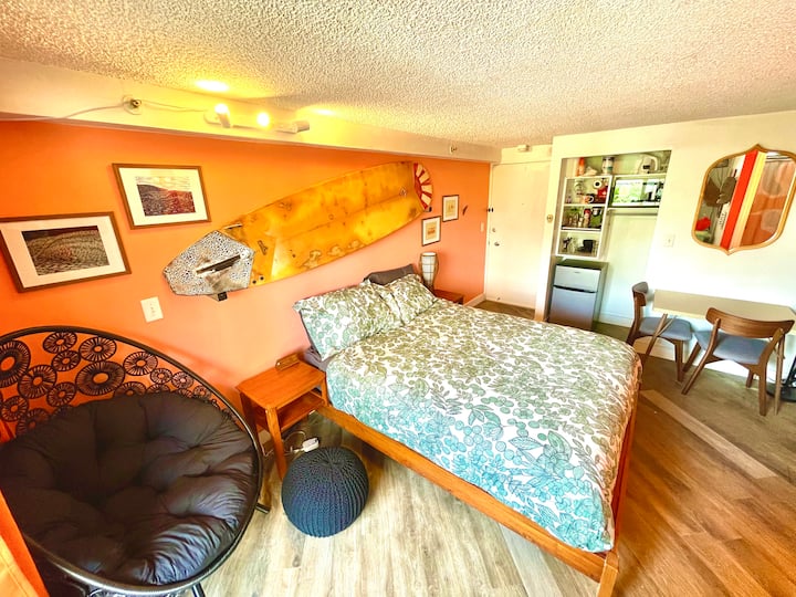 Sun And The Sea In Waikiki, Perfect Getaway For 2! - Honolulu, HI