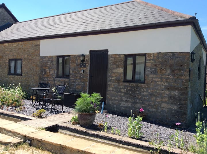 The Cobb

Characterful Spacious Cottage - Crewkerne