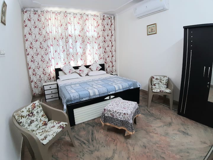 Hari Vilas Homestay For Families & Girls - Jaipur