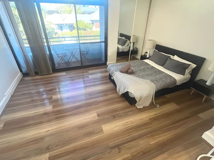 Zen16 Entire Studio + Car Spot - Perth