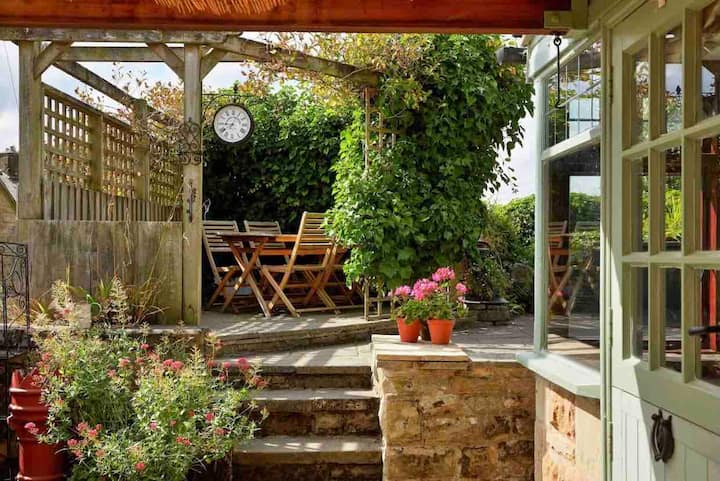 Nags Head Cottage, Great Location, Village &Garden - Matlock