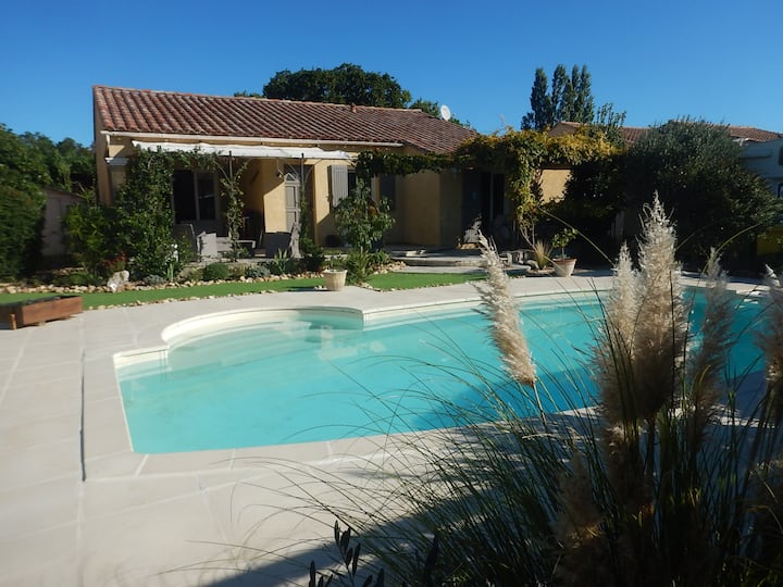 Villa De Plain Pied Avec Piscine, Au Calme. - Le Pontet