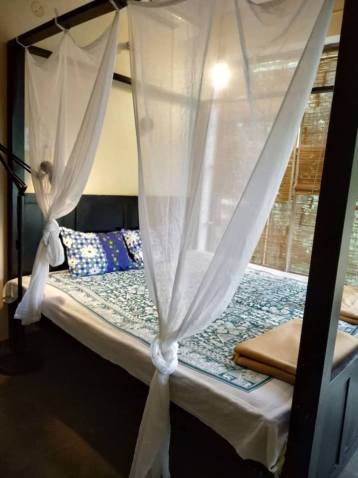 'By The Bay'-a Beach Home Stay (Ac Bedrm,2 Guests) - Ganpatipule