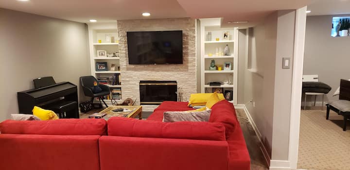 Lovely One Bedroom Full Basement. - Elmhurst, IL