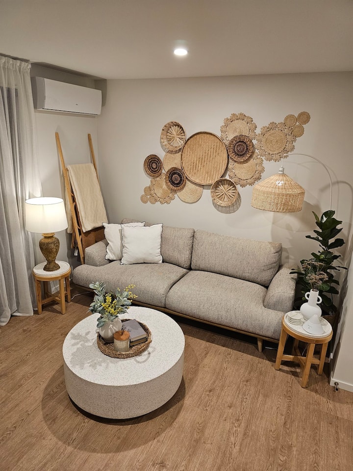 "Urban Retreat: 2-bedroom Haven Near City Centre" - Christchurch