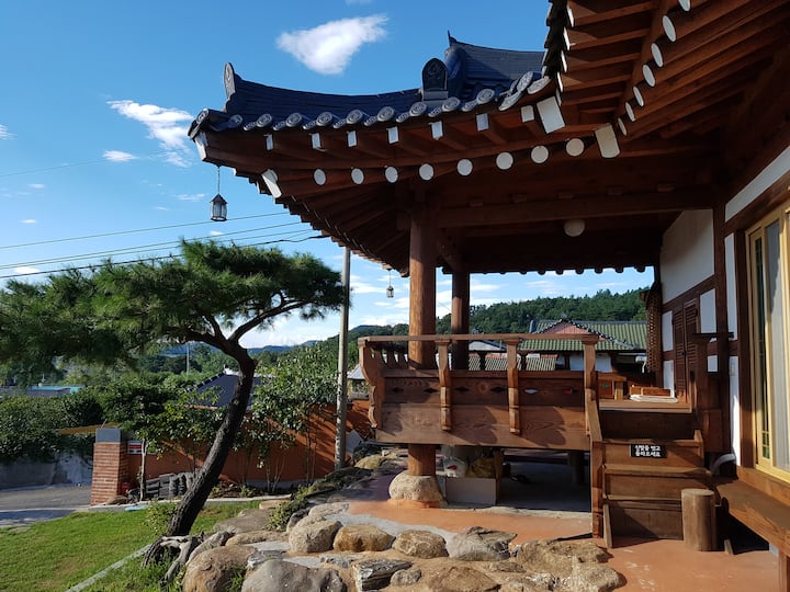 여수한옥체험관 펜션 (43평,독채) 
여수시 1등급 1호점 
여수 세계 섬박람회 지정숙소 - Yeosu-si