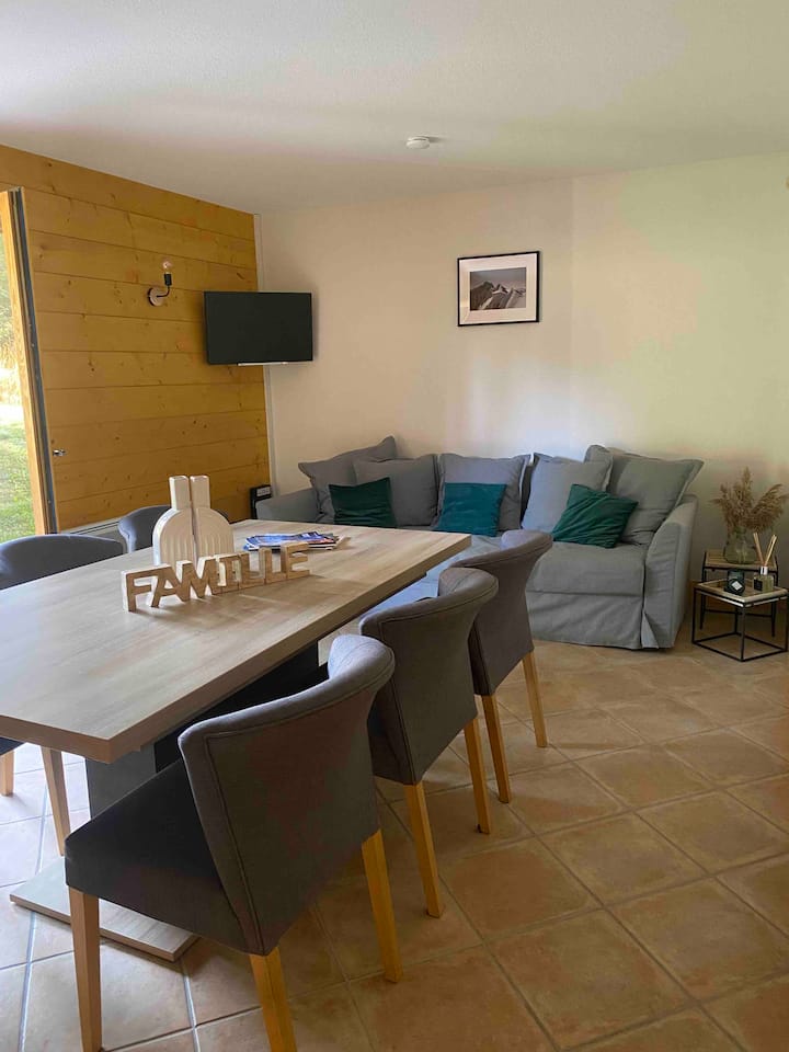 Appartement 51 M2 Avec Terrasse Et Garage Privé - Taninges