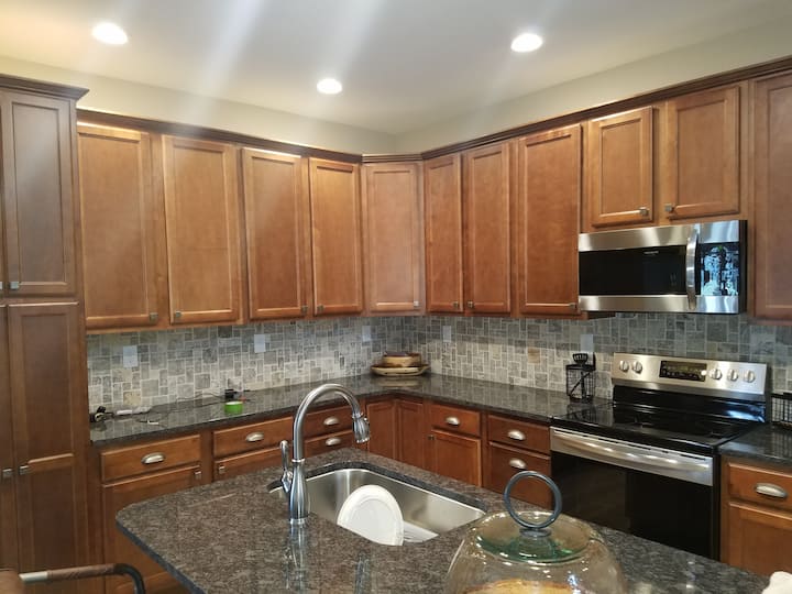 Horses, Wildcats & Bourbon - Lexington, KY