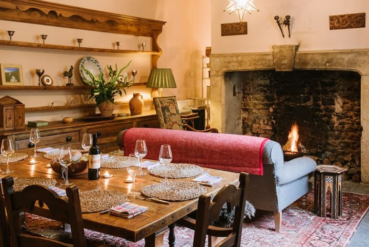 Christmas At The Old Bank House - Bruton