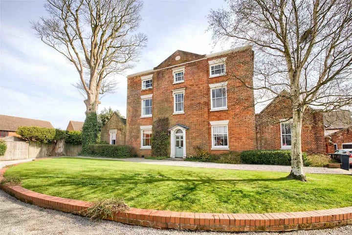 Libbard House, Georgian Grade 2 Listed Apartments - Solihull