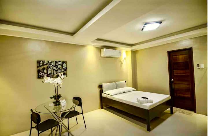 Rold&roub (3br W/ Common Kitchen For 8pax) - Puerto Galera