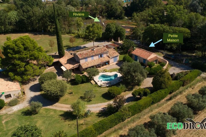 Petite Maison Provençale à Proximité D'une Rivière - Les Arcs