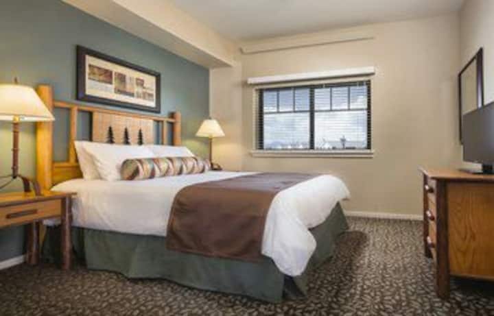 Luxury All-suite Resort At Yellowstone - West Yellowstone, MT