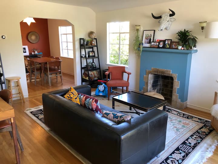 Sunny, Spacious 4br House & Garden Next To Bart - Berkeley, CA