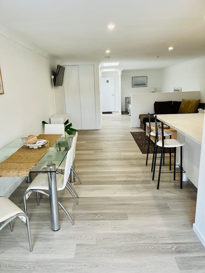 U1 - Central Apartment Minutes Walk To Wallis Lake - Forster