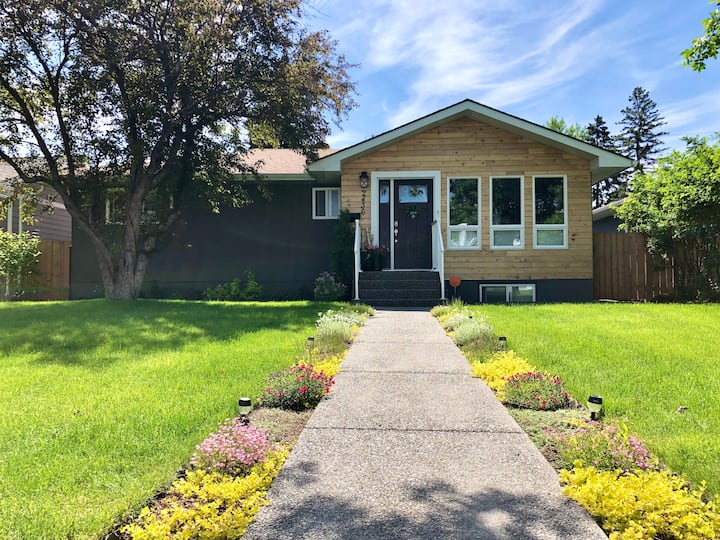 Quiet Inner City Gem: Private Bed & Bath! - Calgary