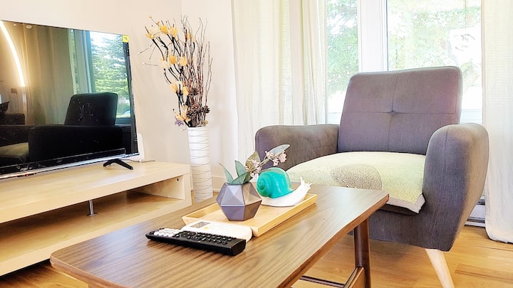 Renovated House Close To Dt + Free Parkings - Brossard