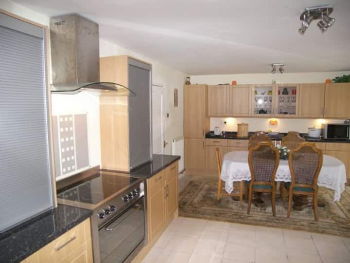Sutton Courtenay House - Didcot