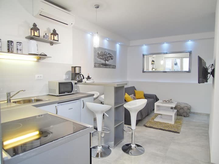 Cute Apartment With Parking Place - Dubrovnik