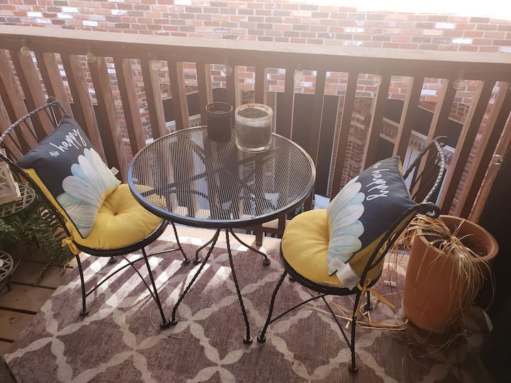 Cozy 1 Bedroom Loft With Outdoor Patio. - Arlington, TX