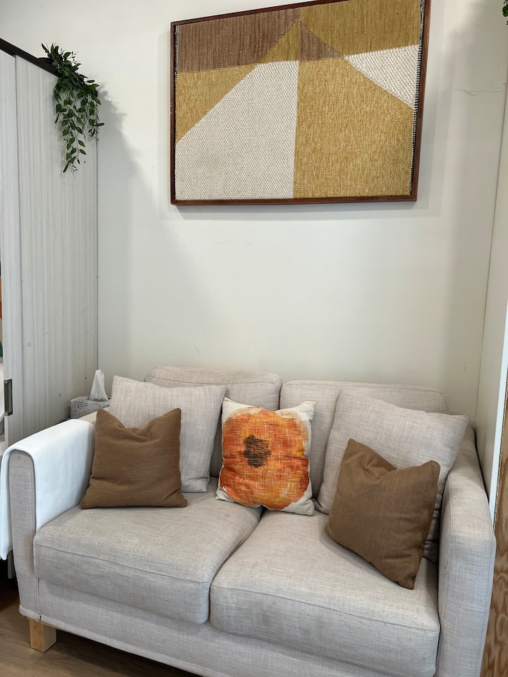 The Studio Bungalow - Burbank, CA