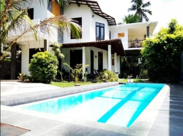 Om Villa Hikkaduwa - 4 A/c Rooms Villa - Hikkaduwa