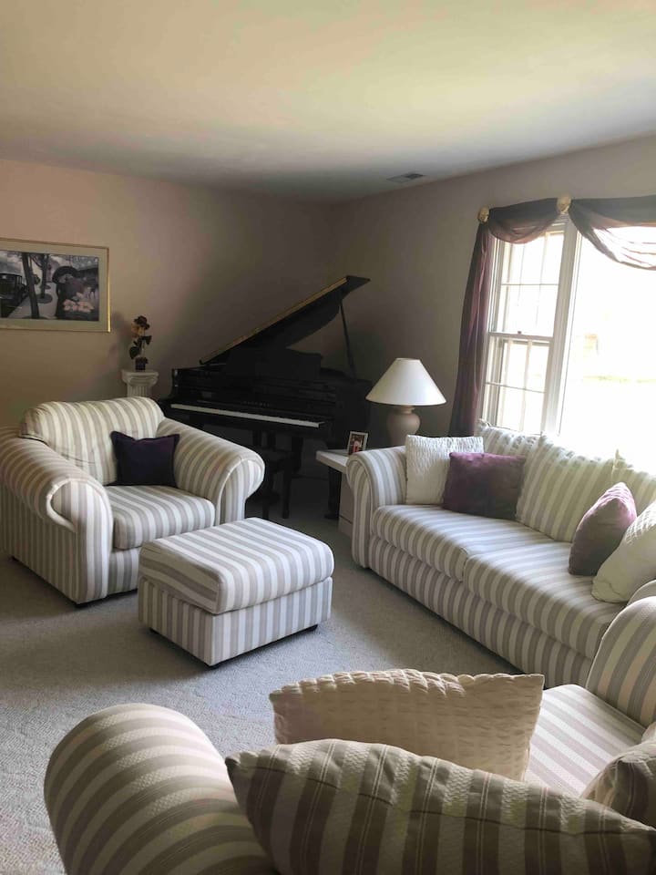 South Bend: Private Bedroom & Private Bath - South Bend, IN