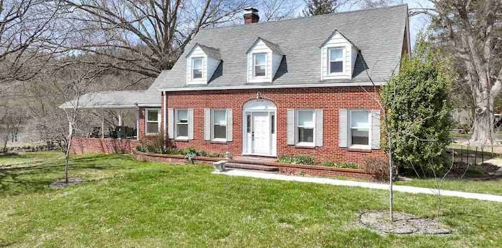 Private Riverview Home On New River Trail - Galax, VA