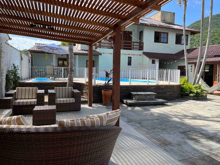 Piscina E Conforto A Beira Mar No Ribeirão Da Ilha - Florianópolis