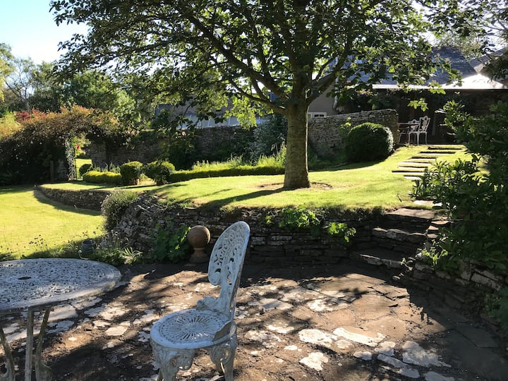 Peaceful Garden Cottage - Devon