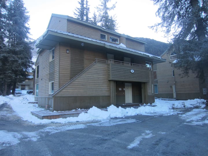Adorable, Affordable And Accessible Condo Rental - Alyeska, AK